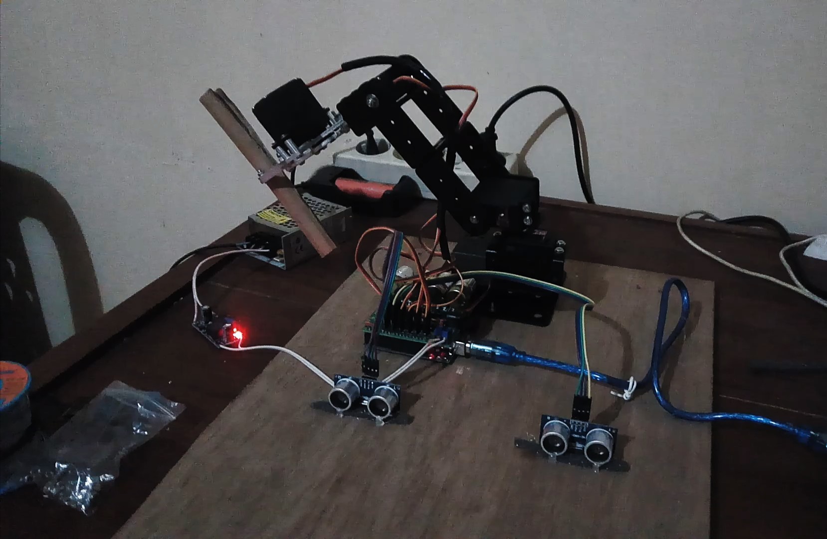 Proyek Membuat Robot Arm / Lengan Arduino Otomatis – Project Elangsakti